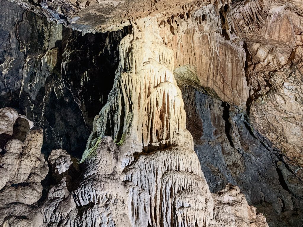 dugi-otok-sehenswuerdigkeiten-tropfsteinhoehle-strasna-pec - Coconut Sports